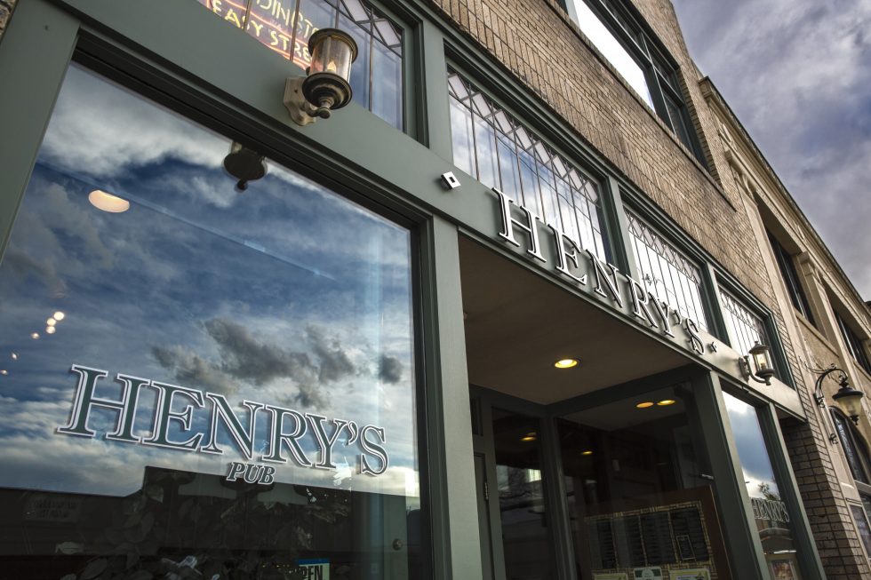 About Us - Henry's Pub
